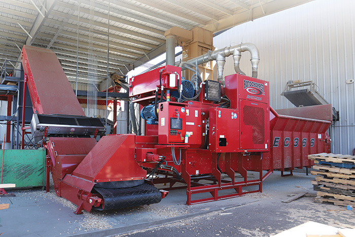Choosing the Right Horizontal Grinder: Electric Versus Diesel - Waste ...